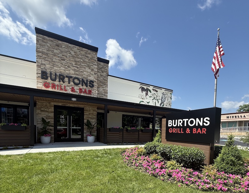 Burtons Grill & Bar: vibrant vibe, familiar fare at the old Chili’s in ...
