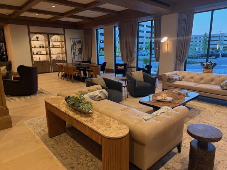 the brandywine hotel radnor lobby - SAVVY MAINLINE